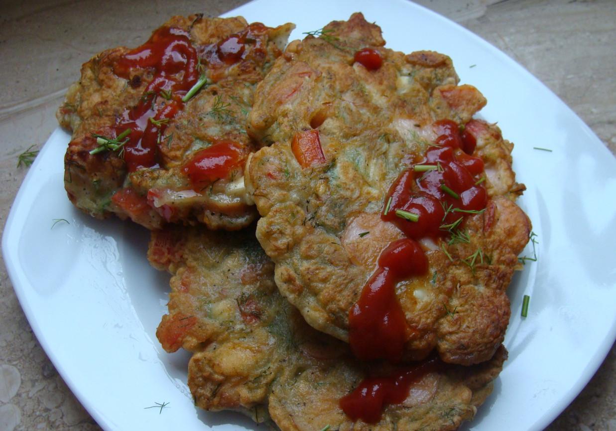 Placuszki z parówką i papryką - DoradcaSmaku.pl