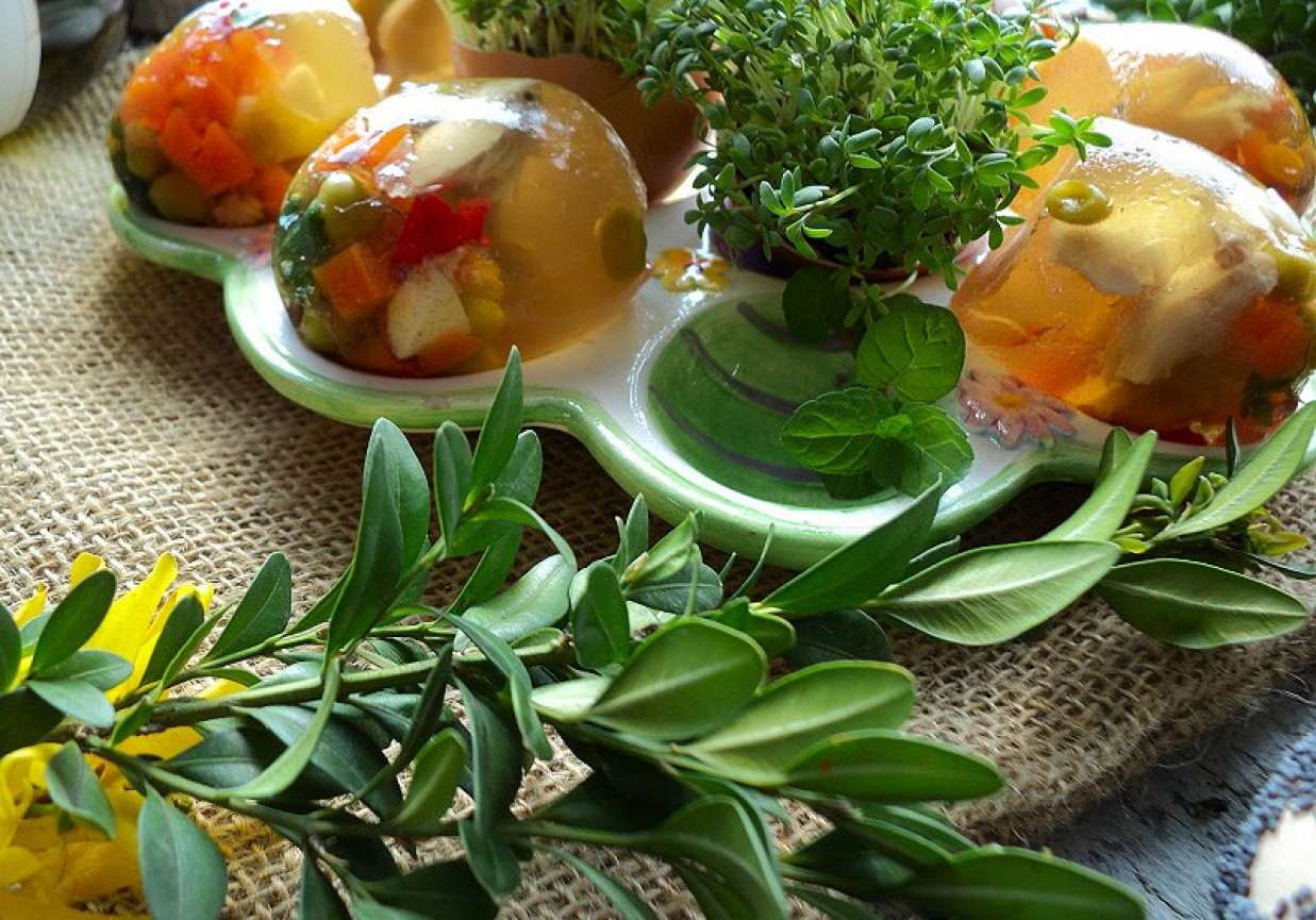 Warzywno mięsna galaretka w jajku - DoradcaSmaku.pl