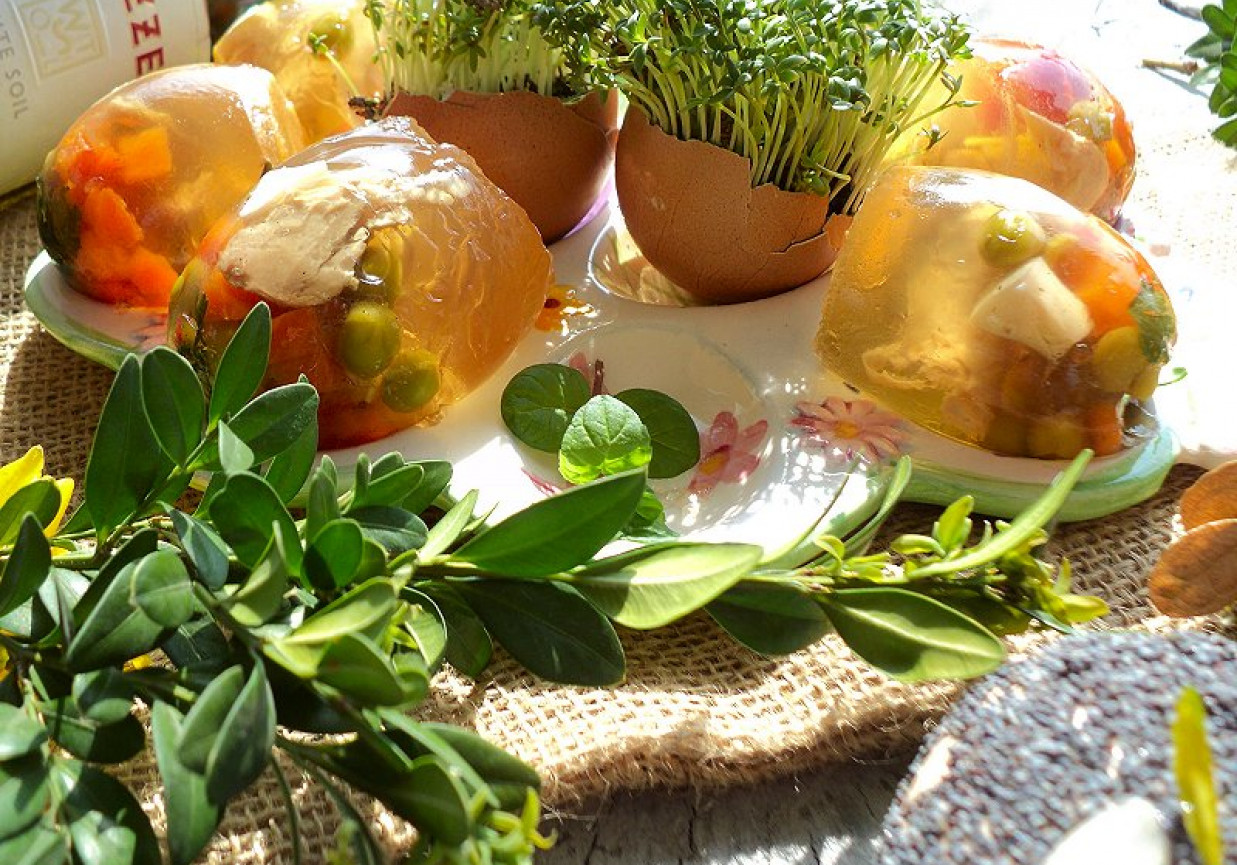 Warzywno mięsna galaretka w jajku - DoradcaSmaku.pl