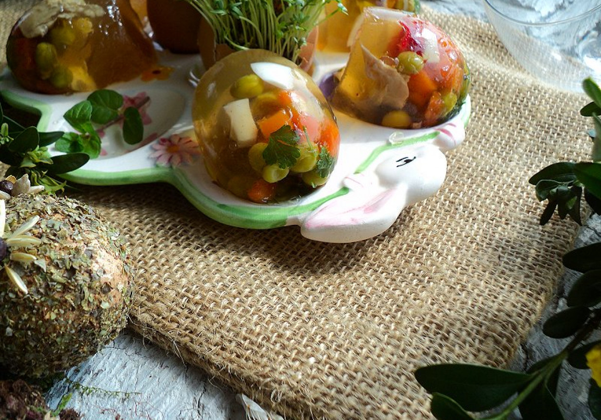 Warzywno mięsna galaretka w jajku - DoradcaSmaku.pl