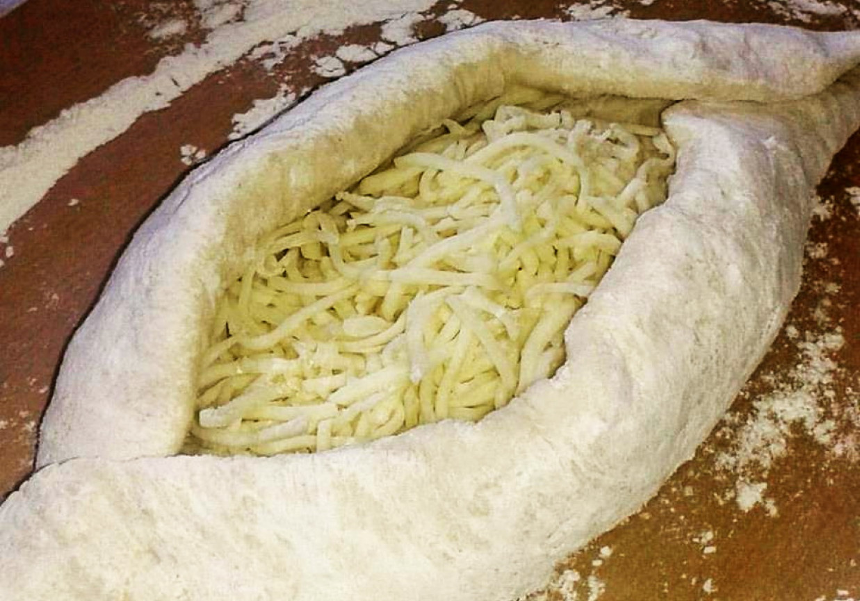 Adżarskie chaczapuri - DoradcaSmaku.pl Adżarskie chaczapuri - DoradcaSmaku.pl