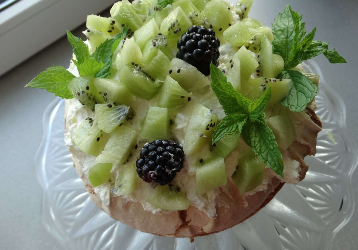 Beza ze śmietanowym kremem i kiwi - DoradcaSmaku.pl