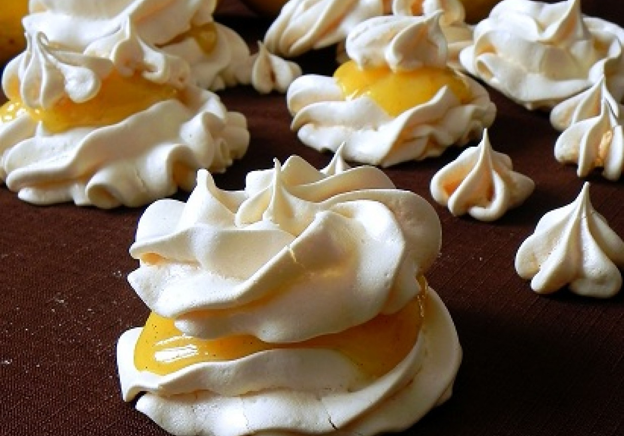 Bezy przekładane lemon curd - DoradcaSmaku.pl