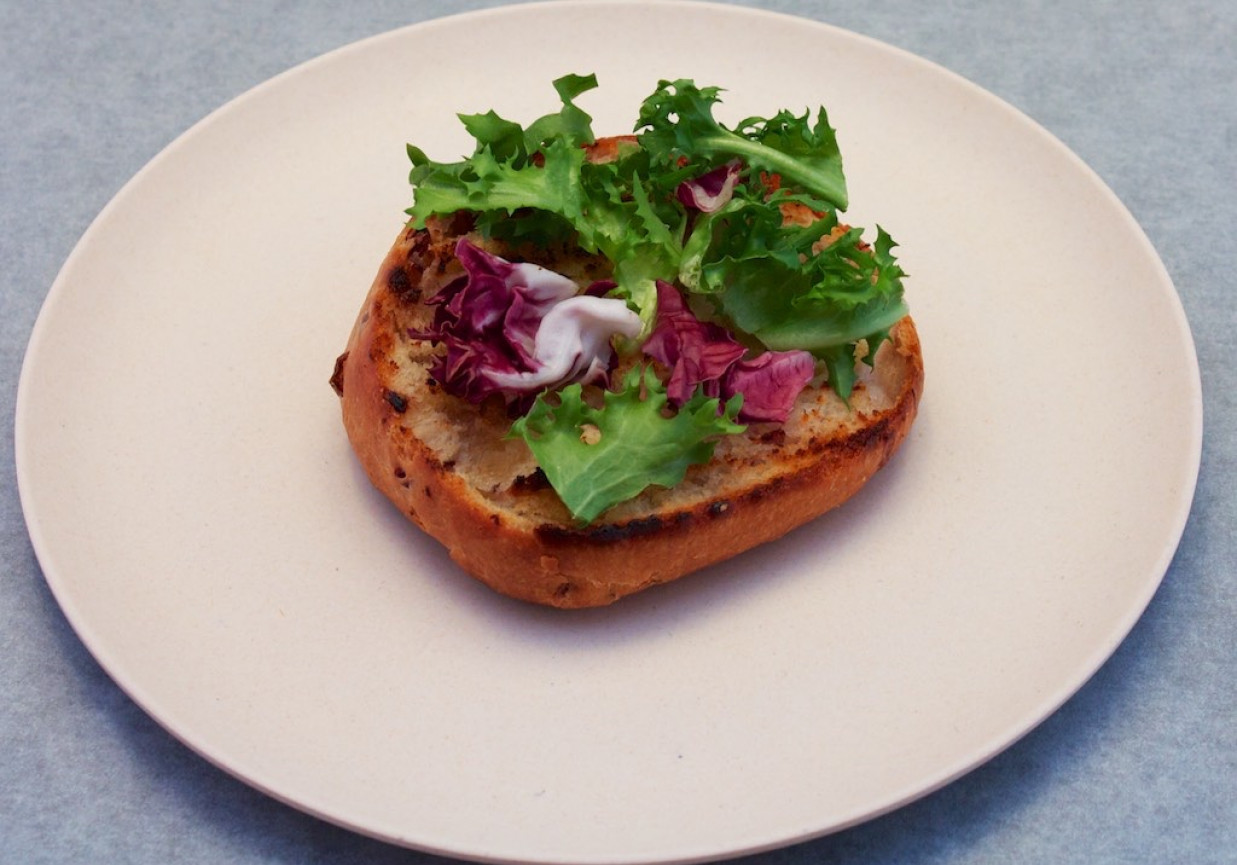 Burger wieprzowy z kapustą i jabłkiem - DoradcaSmaku.pl