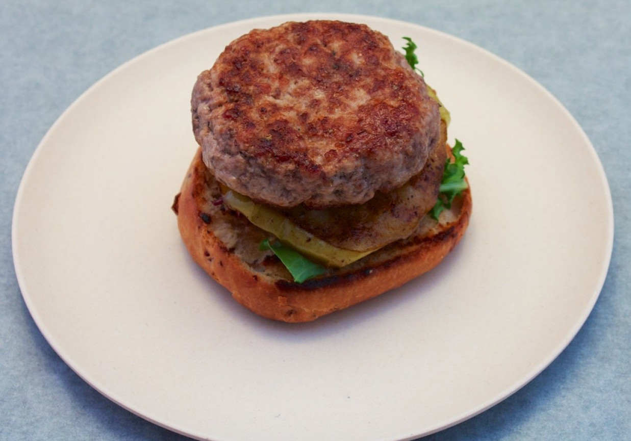 Burger wieprzowy z kapustą i jabłkiem - DoradcaSmaku.pl