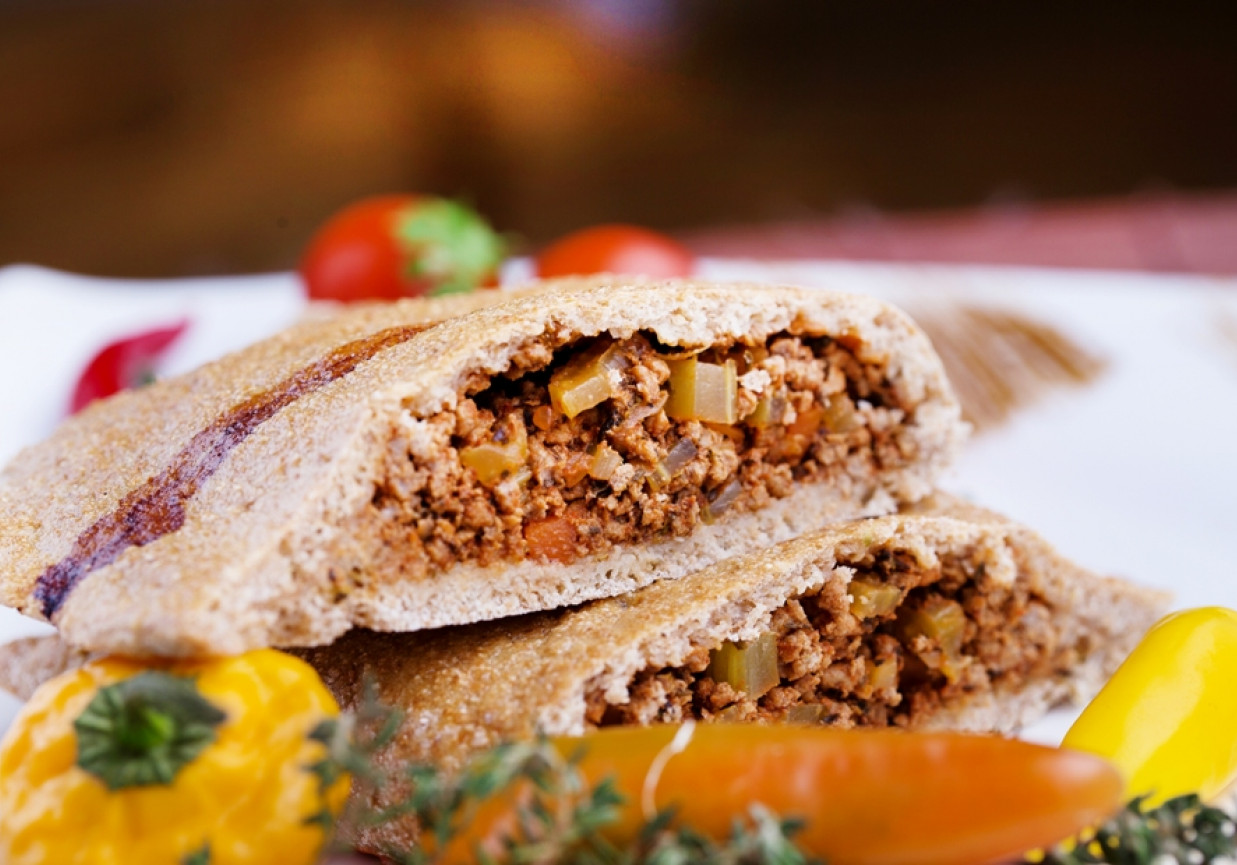 Calzone bolognese - DoradcaSmaku.pl