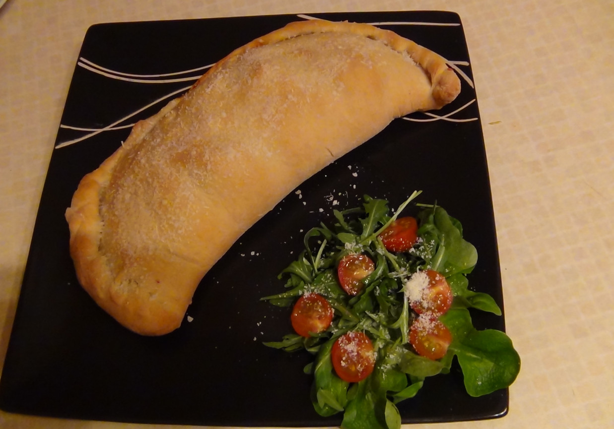Calzone carne piccante - DoradcaSmaku.pl