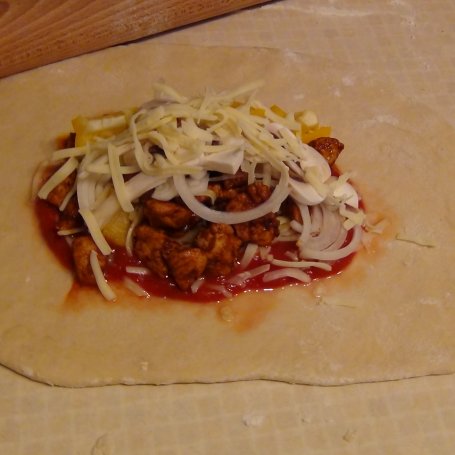 Calzone carne piccante - DoradcaSmaku.pl