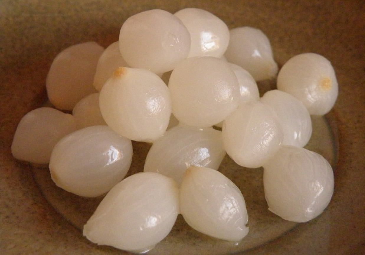 Cebulki marynowane z czosnkiem - DoradcaSmaku.pl