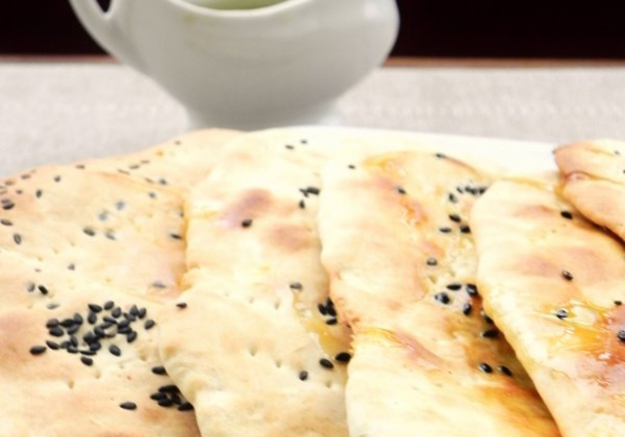 Chebek naan z czarnym sezamem - DoradcaSmaku.pl