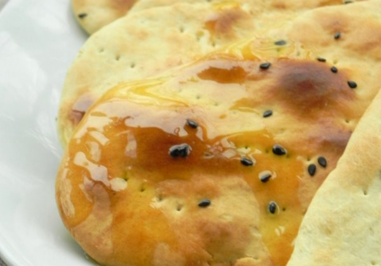 Chebek naan z czarnym sezamem - DoradcaSmaku.pl