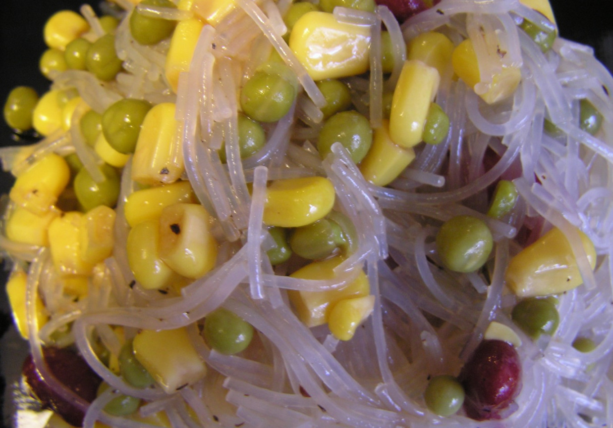 Chińczyk z kukurydzą, fasolką i groszkiem - DoradcaSmaku.pl