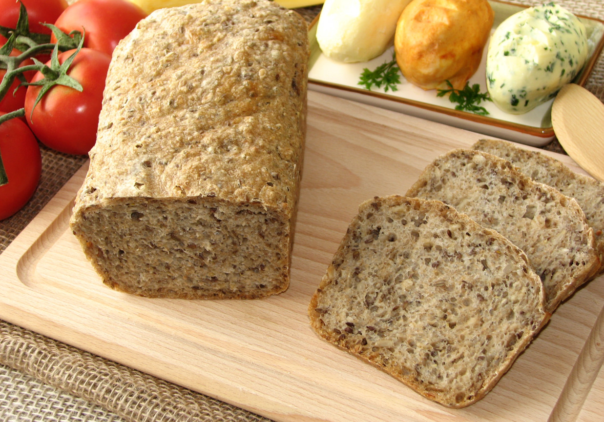 Chleb orkiszowy z ziarnami - DoradcaSmaku.pl