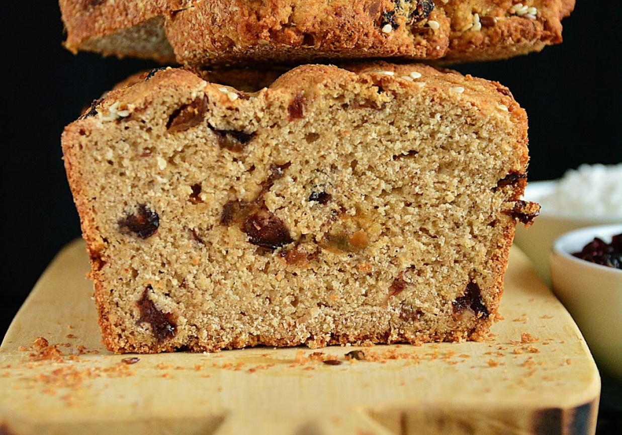 Chleb pełnoziarnisty z rodzynkami i żurawiną (na drożdżach ...