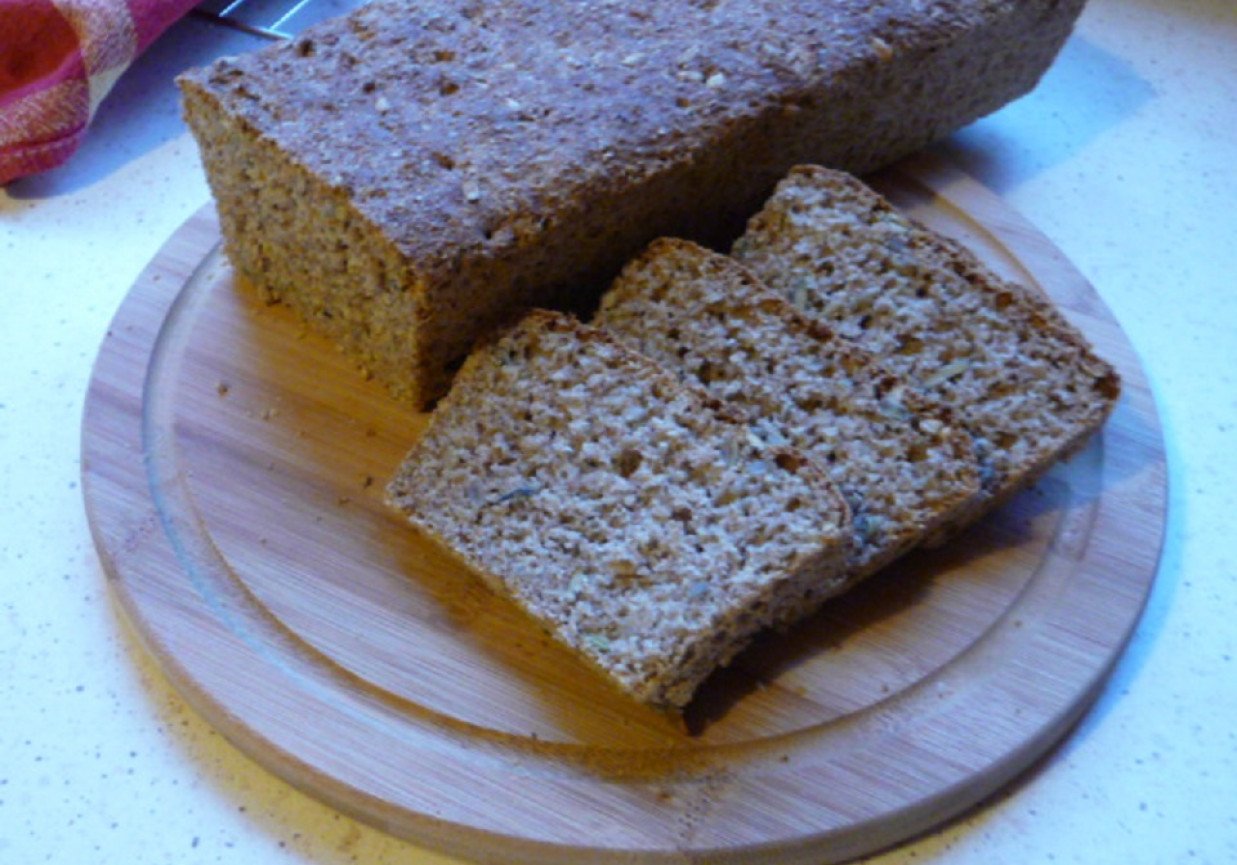 chleb razowy z ziarnami - DoradcaSmaku.pl
