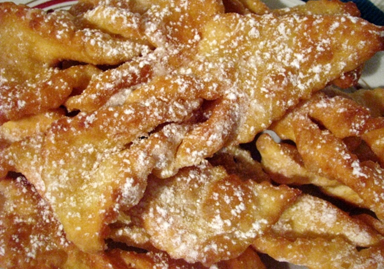 Chrusty czyli faworki według Tosi - DoradcaSmaku.pl