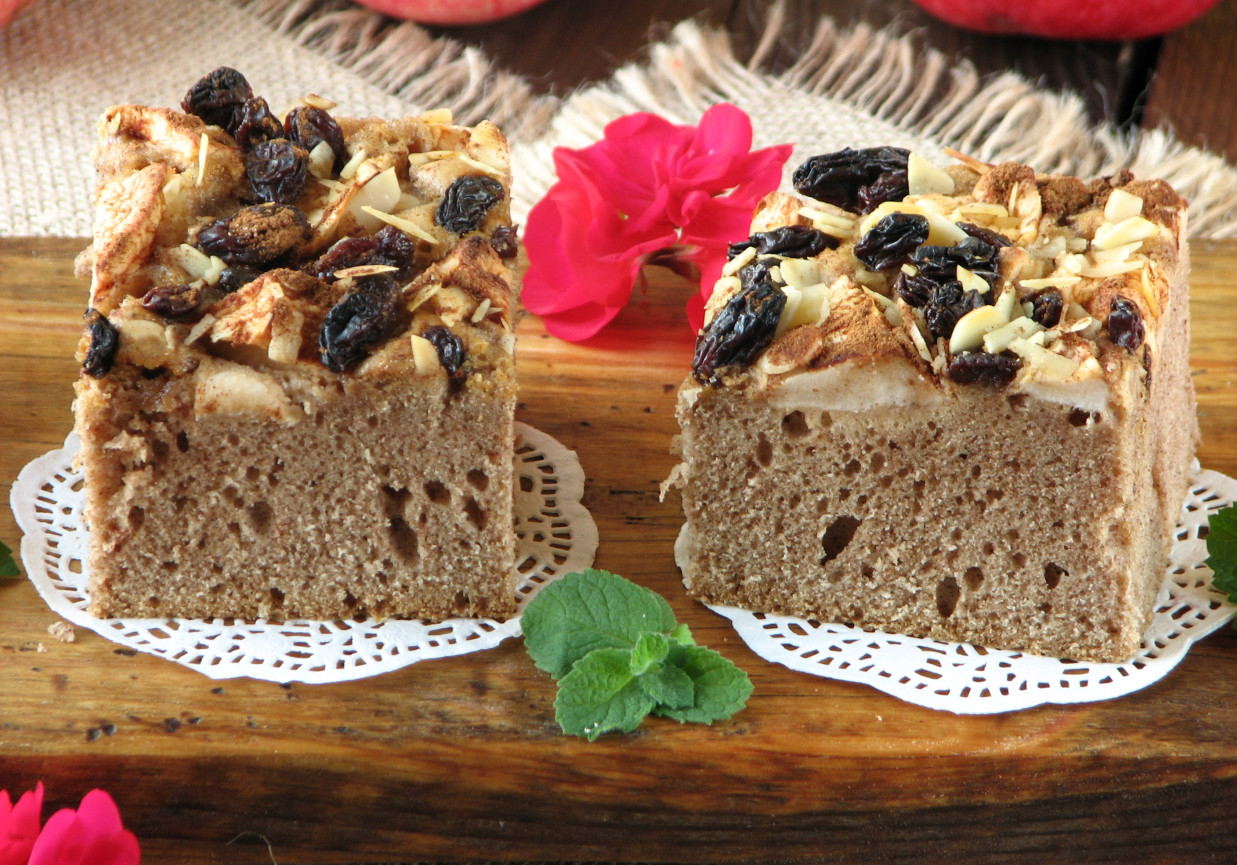 Cynamonowiec z jabłkami i bakaliami - DoradcaSmaku.pl