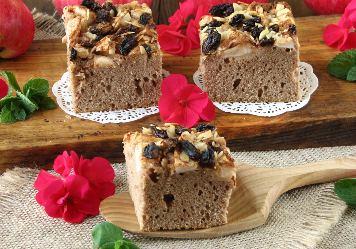 Cynamonowiec z jabłkami i bakaliami - DoradcaSmaku.pl