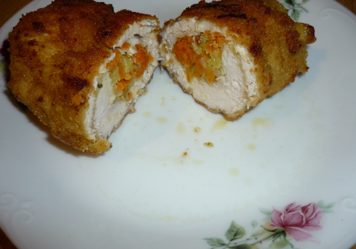 dewolaj z piersi z kurczaka z marchwiowo porowym farszem - DoradcaSmaku.pl