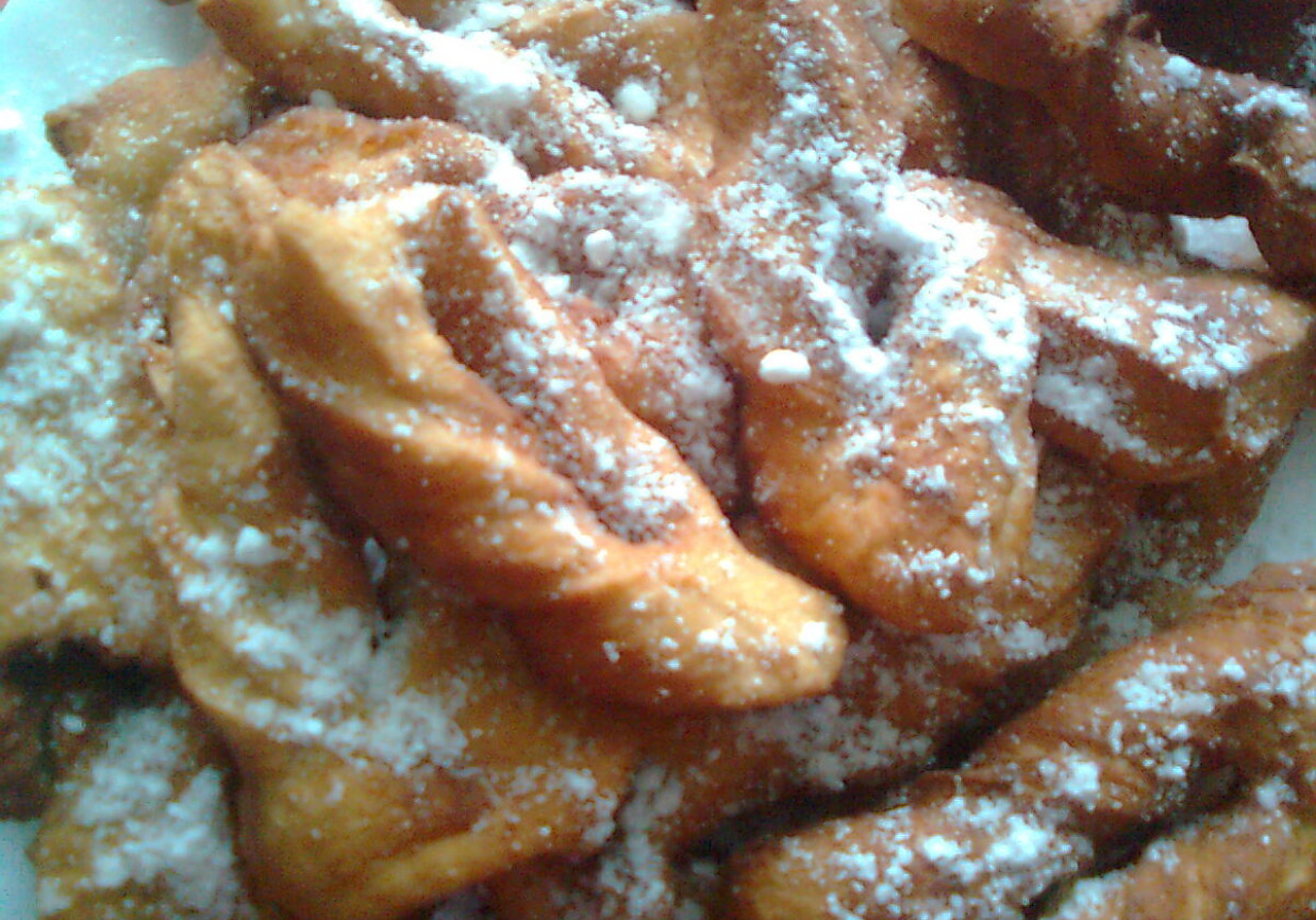 Drożdżowe chrusty - DoradcaSmaku.pl