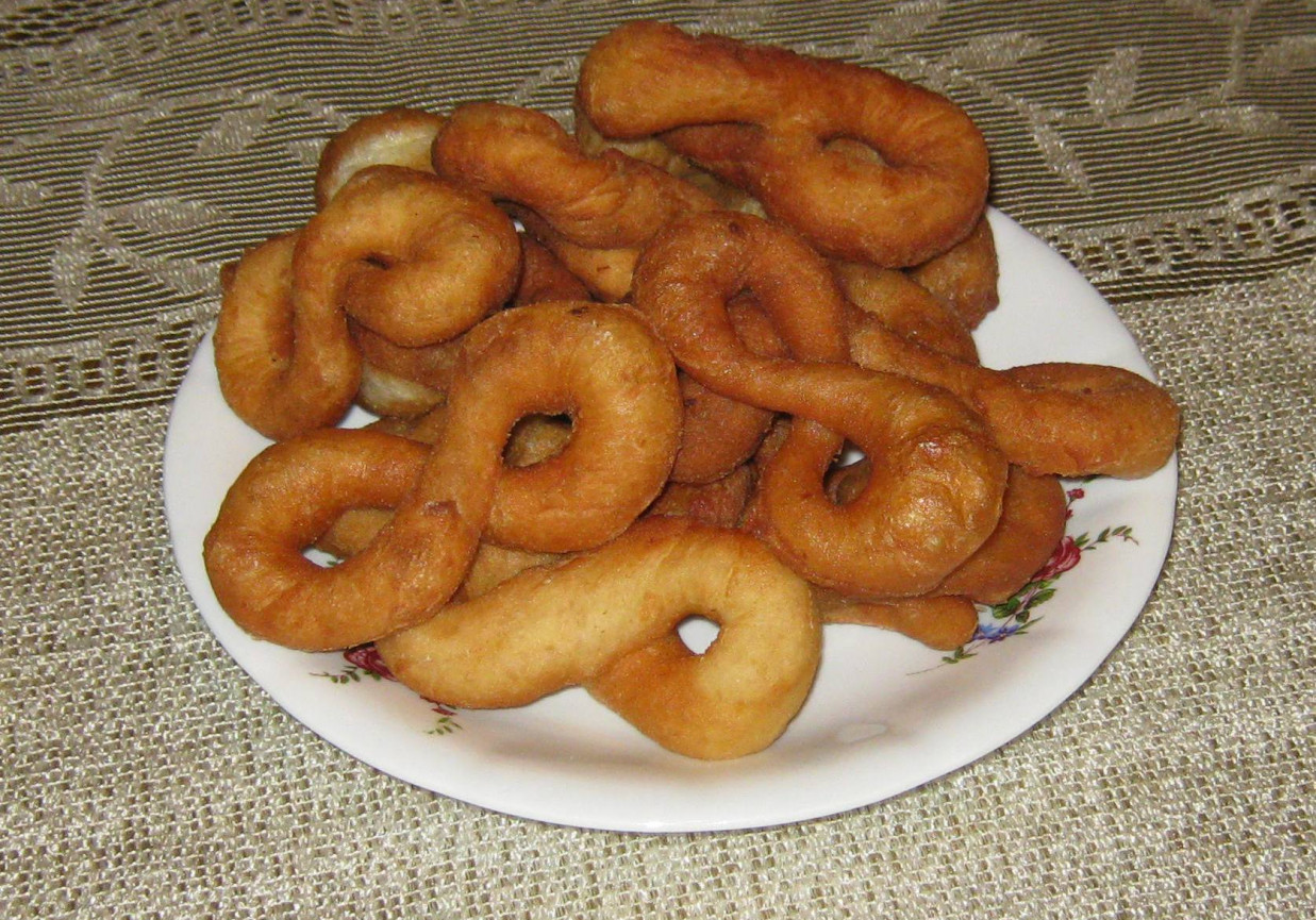 Drożdżowe precelki - DoradcaSmaku.pl