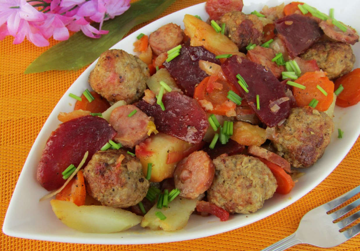 Duszonki z klopsikami - DoradcaSmaku.pl