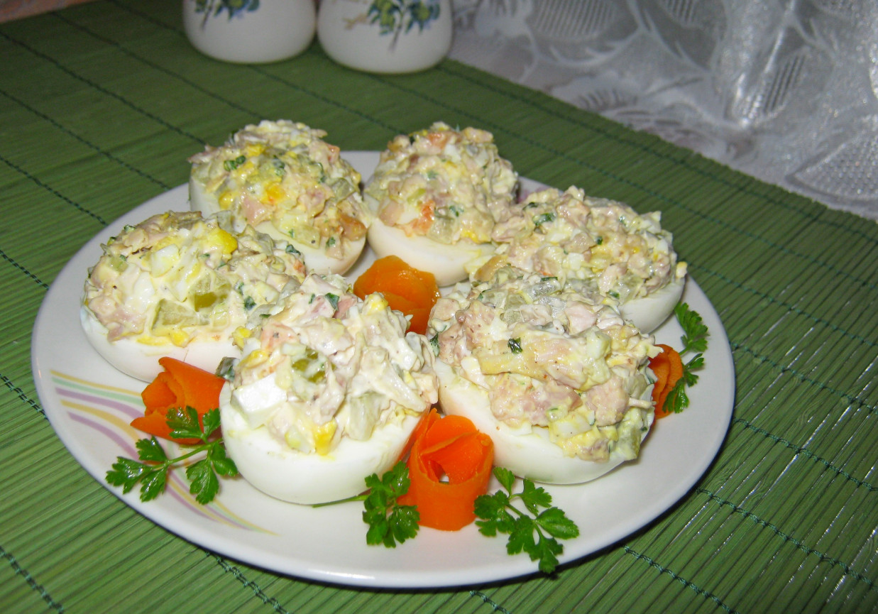 Faszerowane jajka - DoradcaSmaku.pl