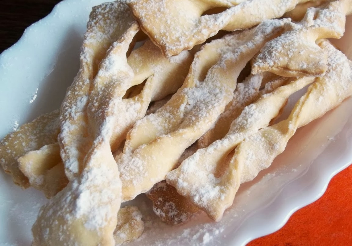 Faworki (chrust) pieczone w piekarniku - DoradcaSmaku.pl