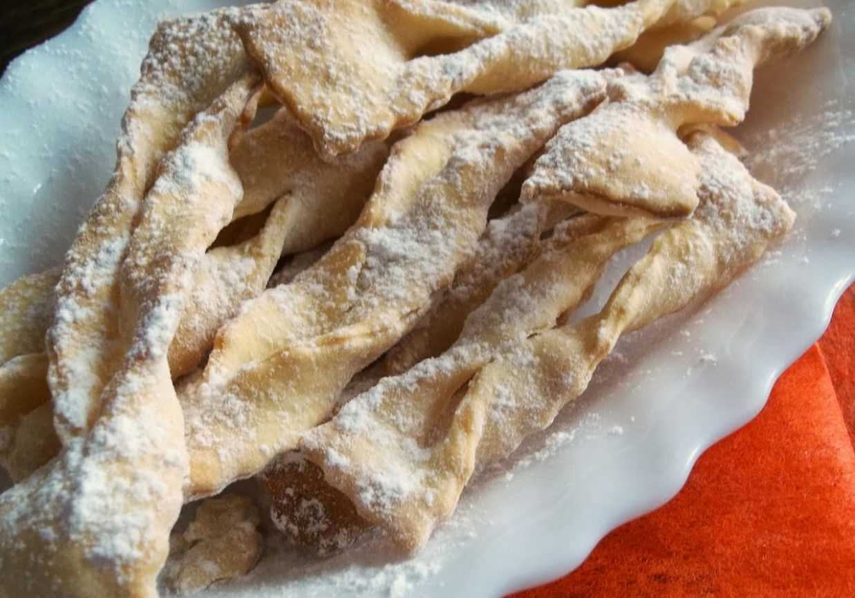 Faworki (chrust) pieczone w piekarniku - DoradcaSmaku.pl