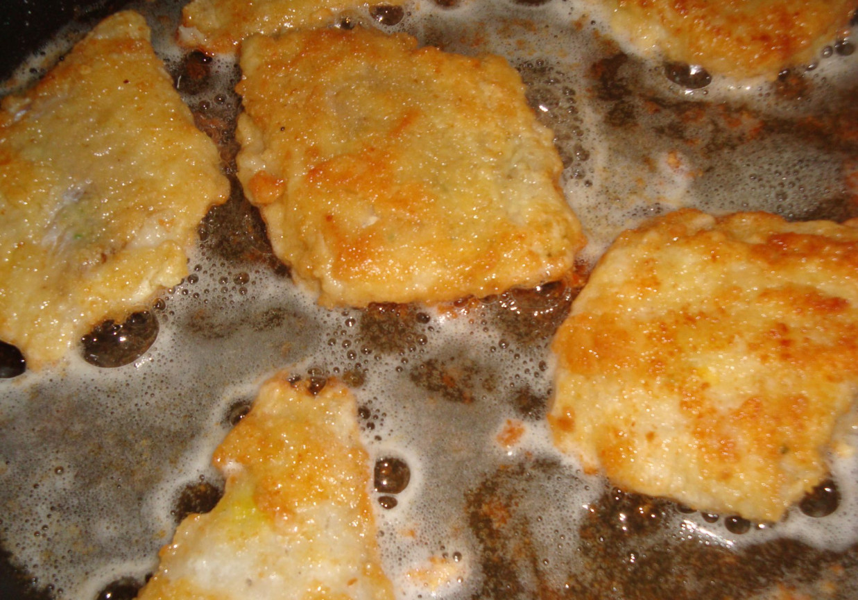 Filet rybny w panierce z bułki tartej i mąki - DoradcaSmaku.pl