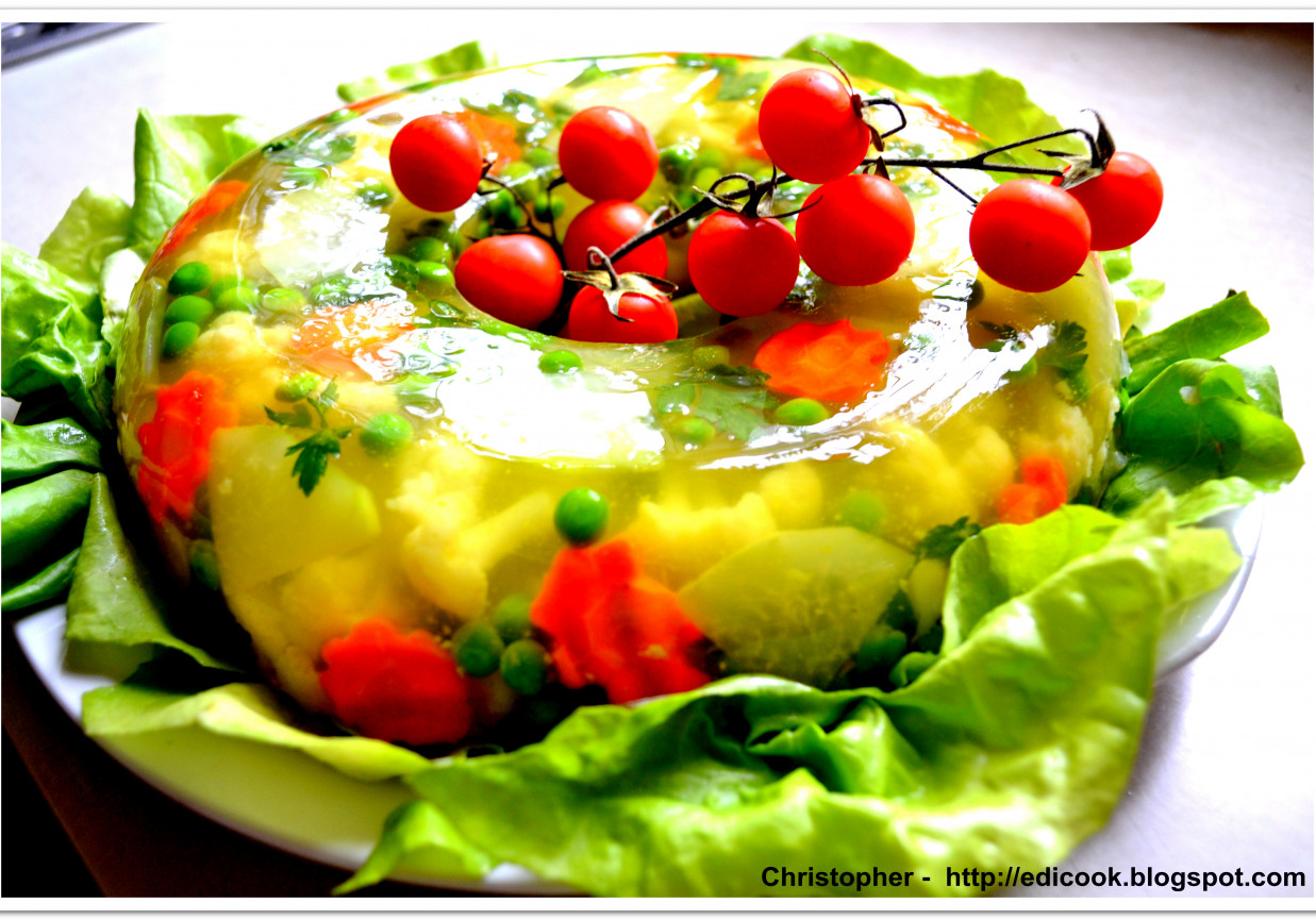 Galaretka z warzyw z zielonym sosem. - DoradcaSmaku.pl