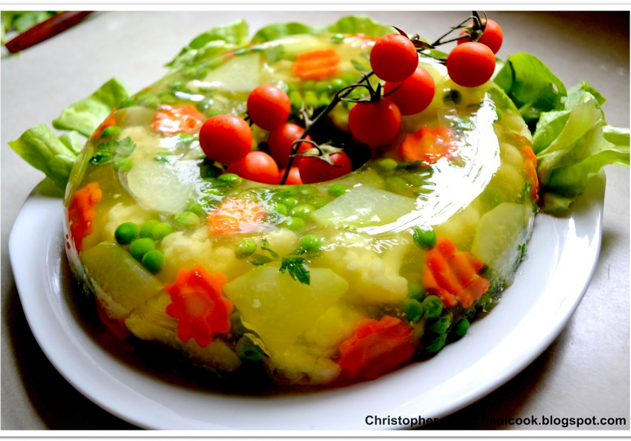 Galaretka z warzyw z zielonym sosem. - DoradcaSmaku.pl