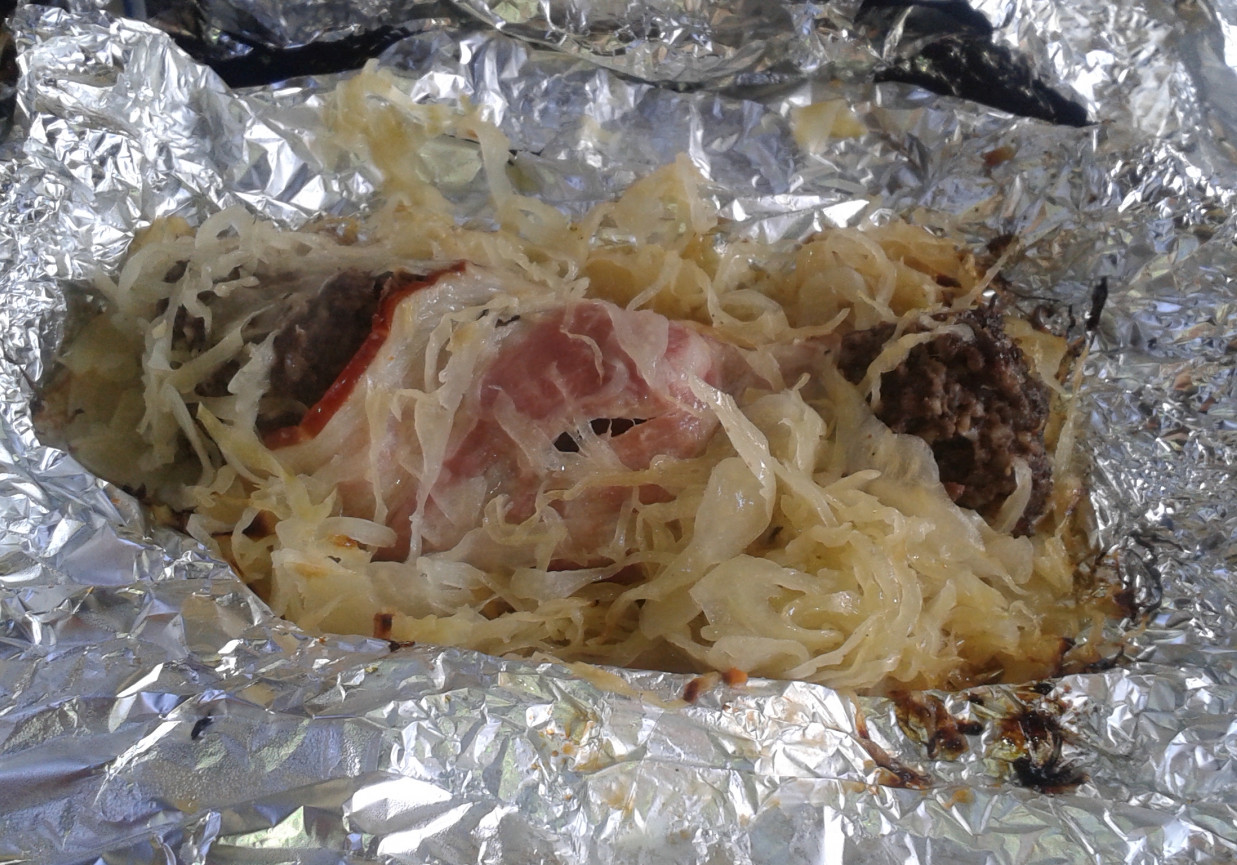 Grillowany krupniok w kapuście - DoradcaSmaku.pl