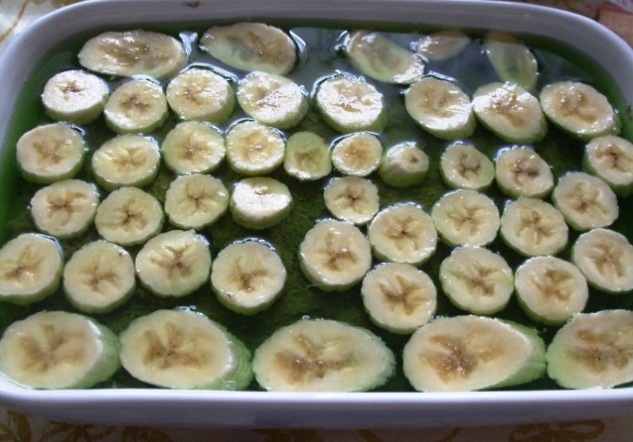 Grysiak z kakao, galaretką i bananami - DoradcaSmaku.pl