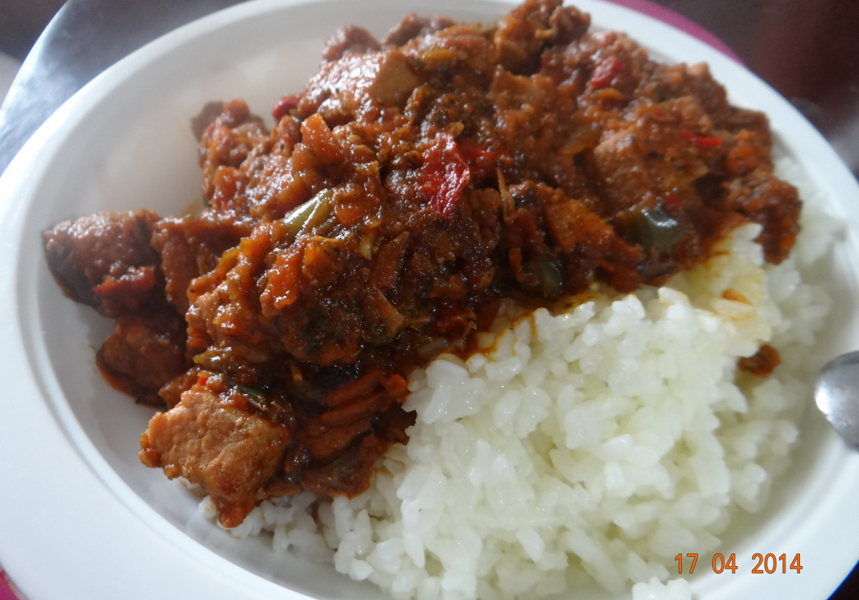 Gulasz z szynki z ryżem. - DoradcaSmaku.pl