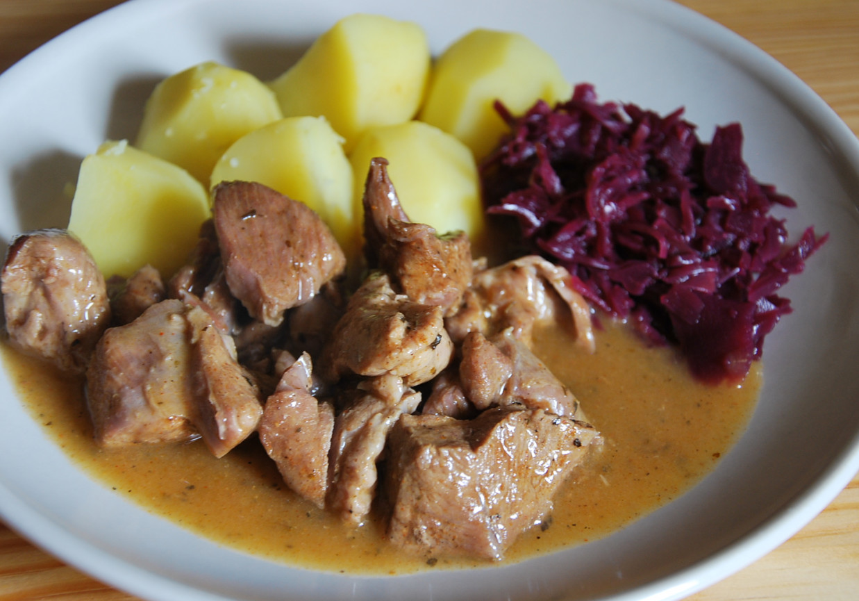 Gulasz z udzca z indyka - DoradcaSmaku.pl Gulasz z udzca z indyka - DoradcaSmaku.pl
