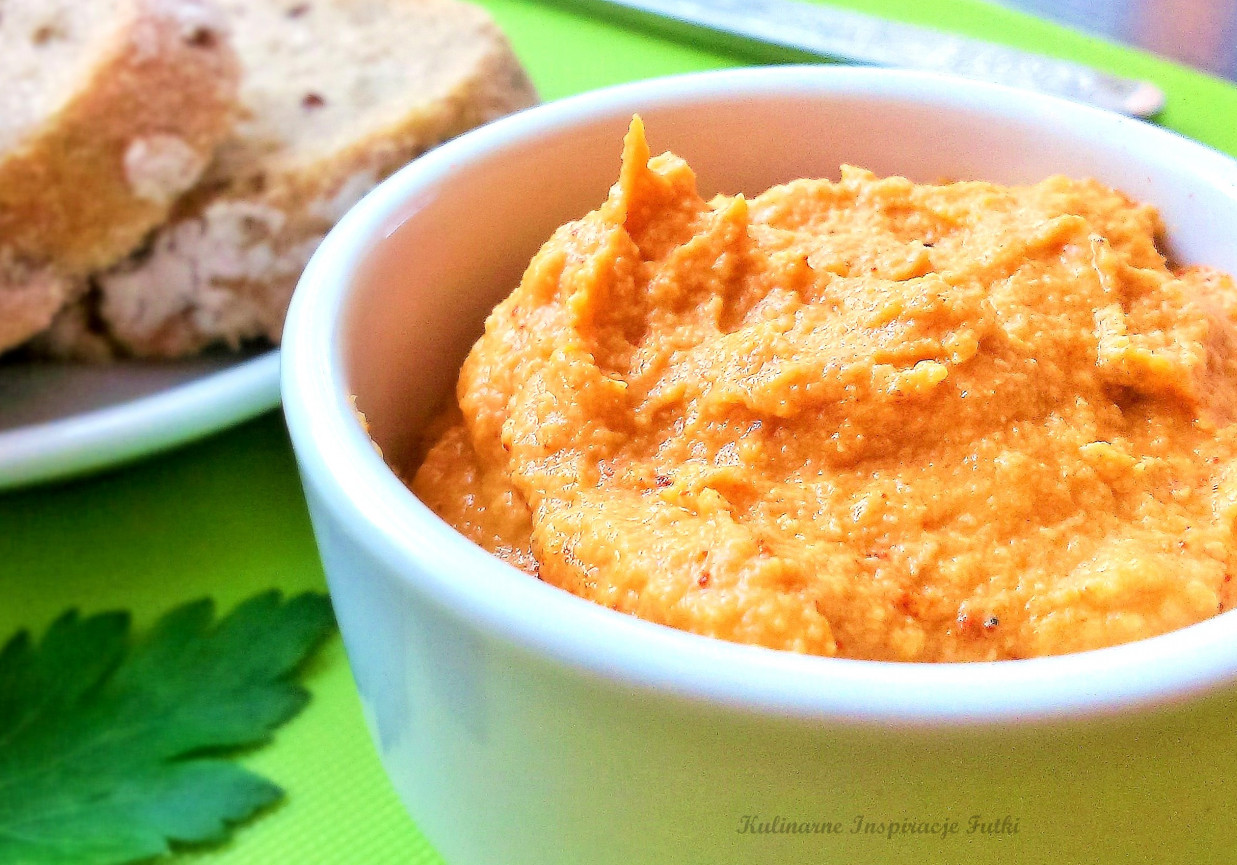 Hummus z suszonymi pomidorami - DoradcaSmaku.pl