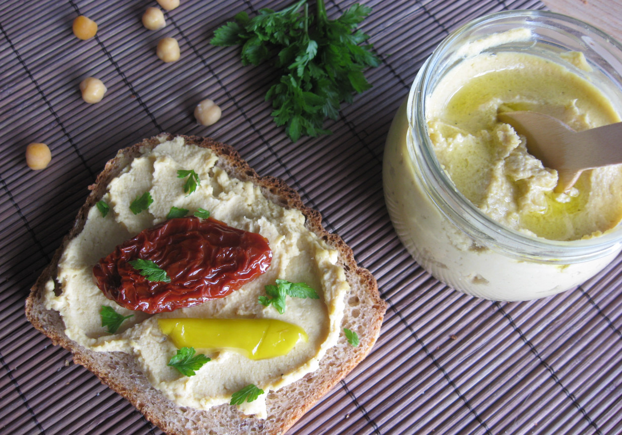 Humus, pasta z ciecierzycy - DoradcaSmaku.pl