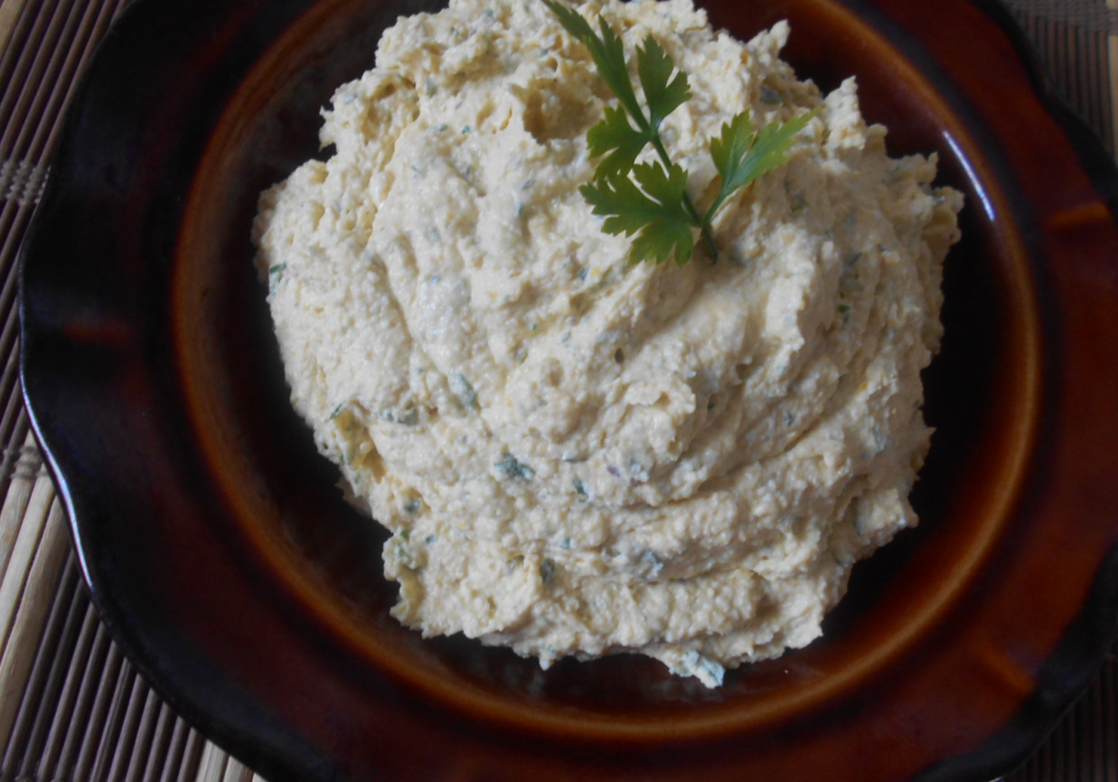 Jajeczna pasta z kurczakiem - DoradcaSmaku.pl