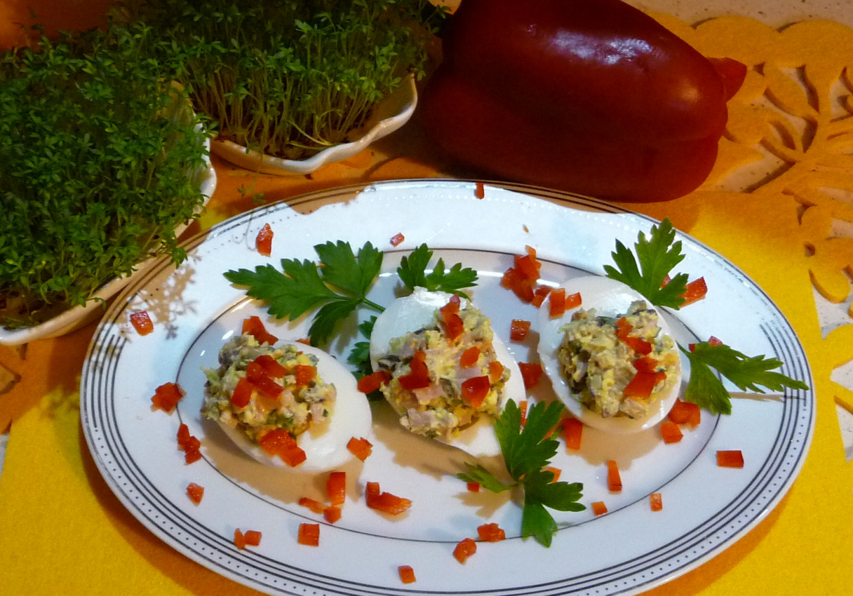 Jajka faszerowane opieńkami - DoradcaSmaku.pl