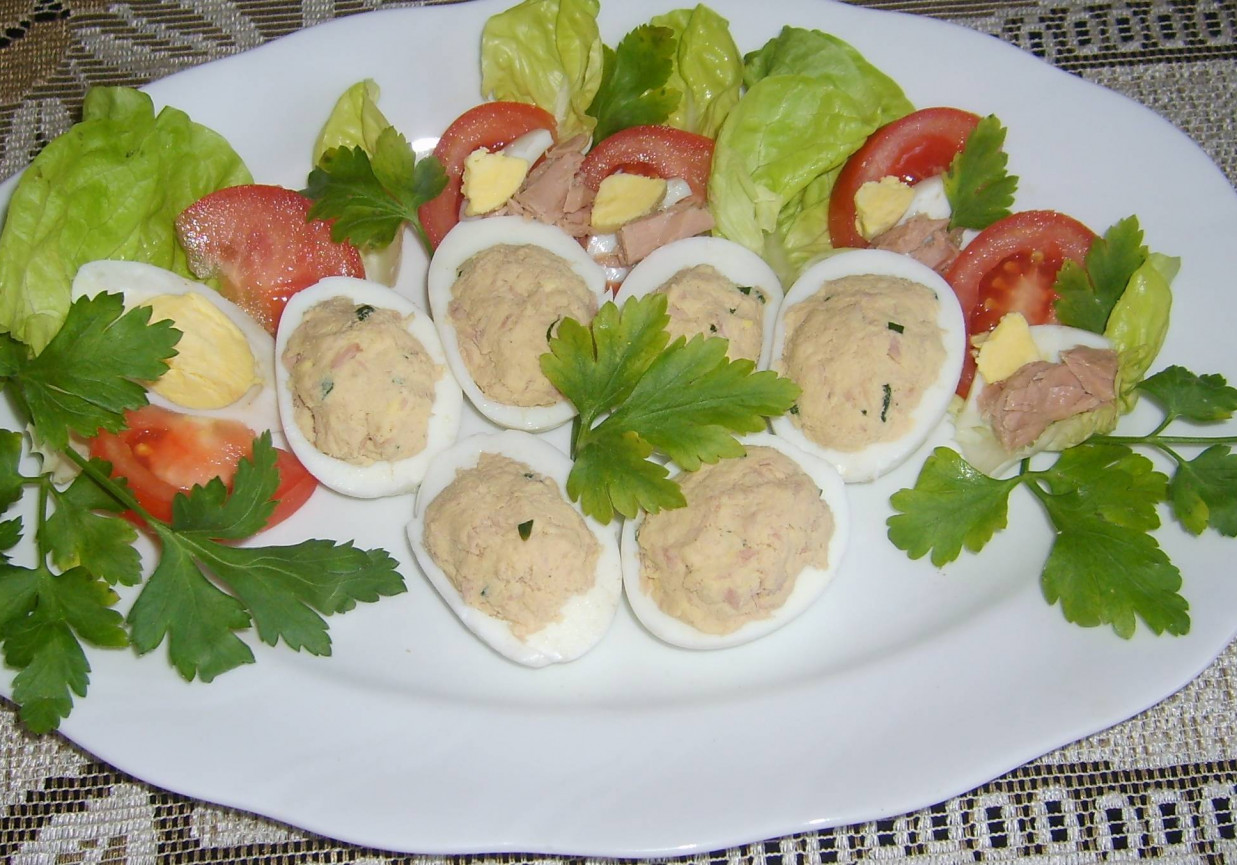 Jajka faszerowane pastą tuńczykową - DoradcaSmaku.pl