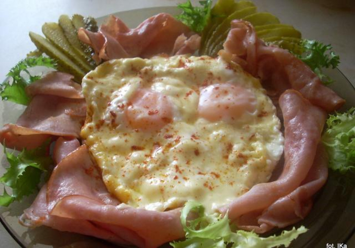 Jajka na szynce - DoradcaSmaku.pl