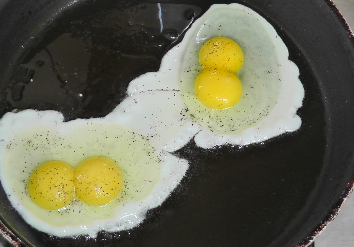 Jajka sadzone na obiad w upalne dni - DoradcaSmaku.pl