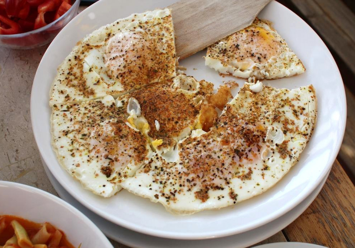 Jajka sadzone na ostro - DoradcaSmaku.pl