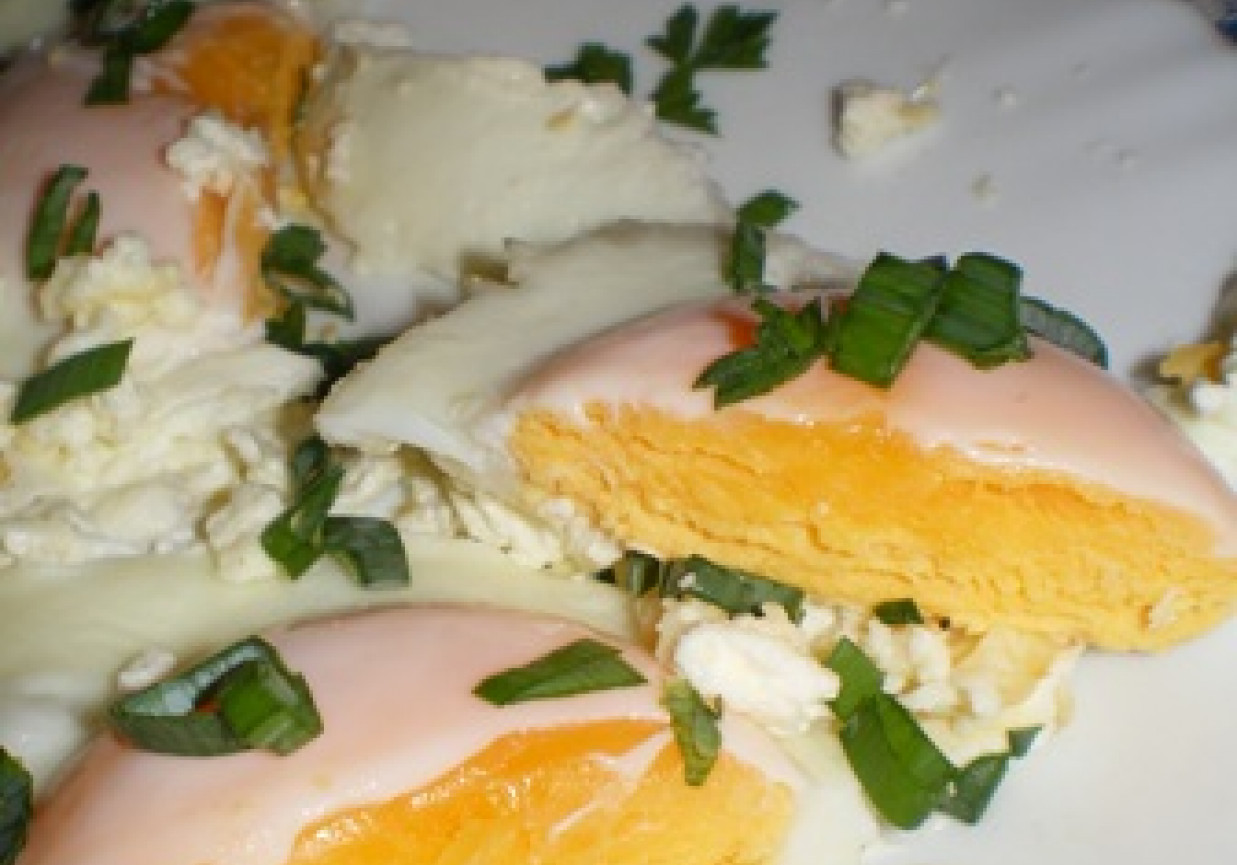 Jajka sadzone na śmietanie - DoradcaSmaku.pl