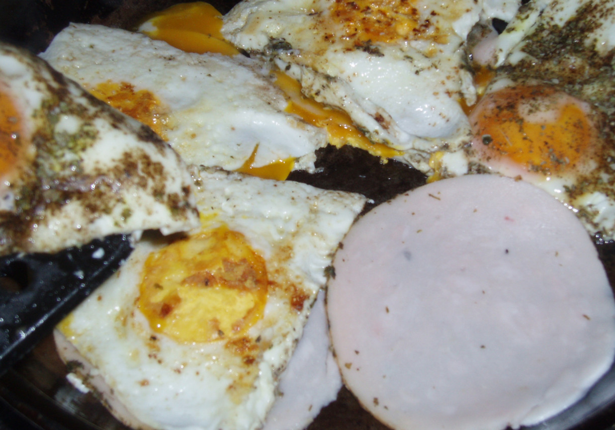 JAJKA SADZONE NA SZYNCE Z INDYKA Z MAJERANKIEM - DoradcaSmaku.pl