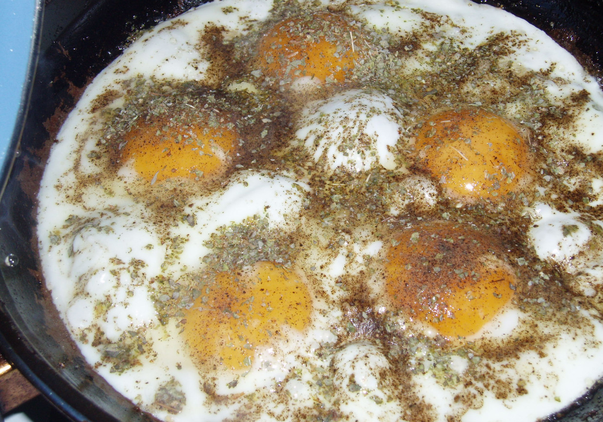 JAJKA SADZONE NA SZYNCE Z INDYKA Z MAJERANKIEM - DoradcaSmaku.pl