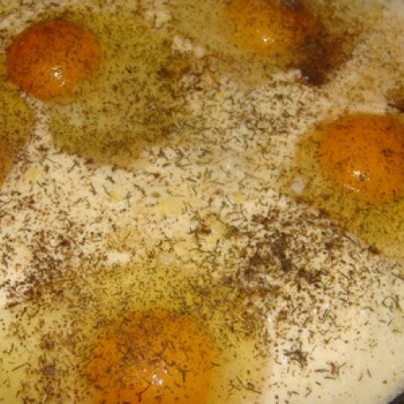 Jajka sadzone w śmietanie - DoradcaSmaku.pl