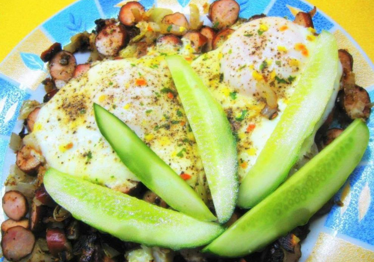 Jajka sadzone z dodatkami - DoradcaSmaku.pl