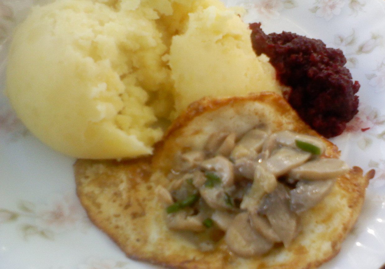 Jajka sadzone z pieczarkami - DoradcaSmaku.pl